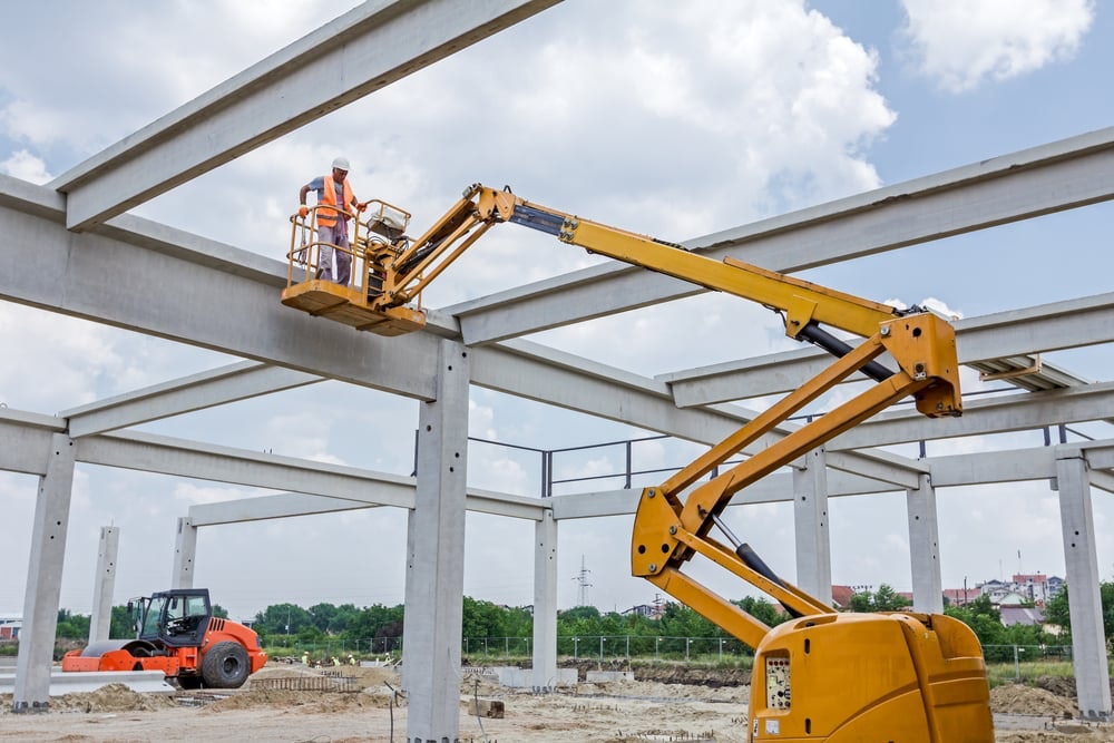 5 Things to Know Before Hiring a Cherry Picker
