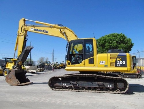 Komatsu PC200-8 Excavator Review & Specs | iseekplant